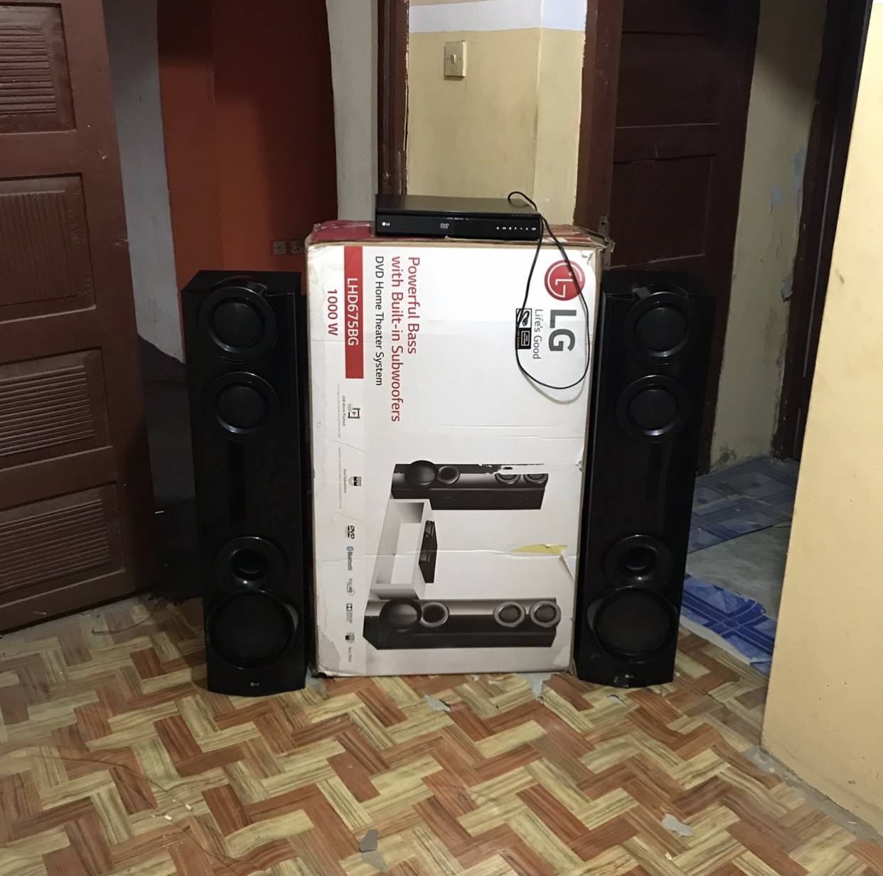 [K4]- LG LHD675 4.2ch 1000W Home Theater System #For_Sale
